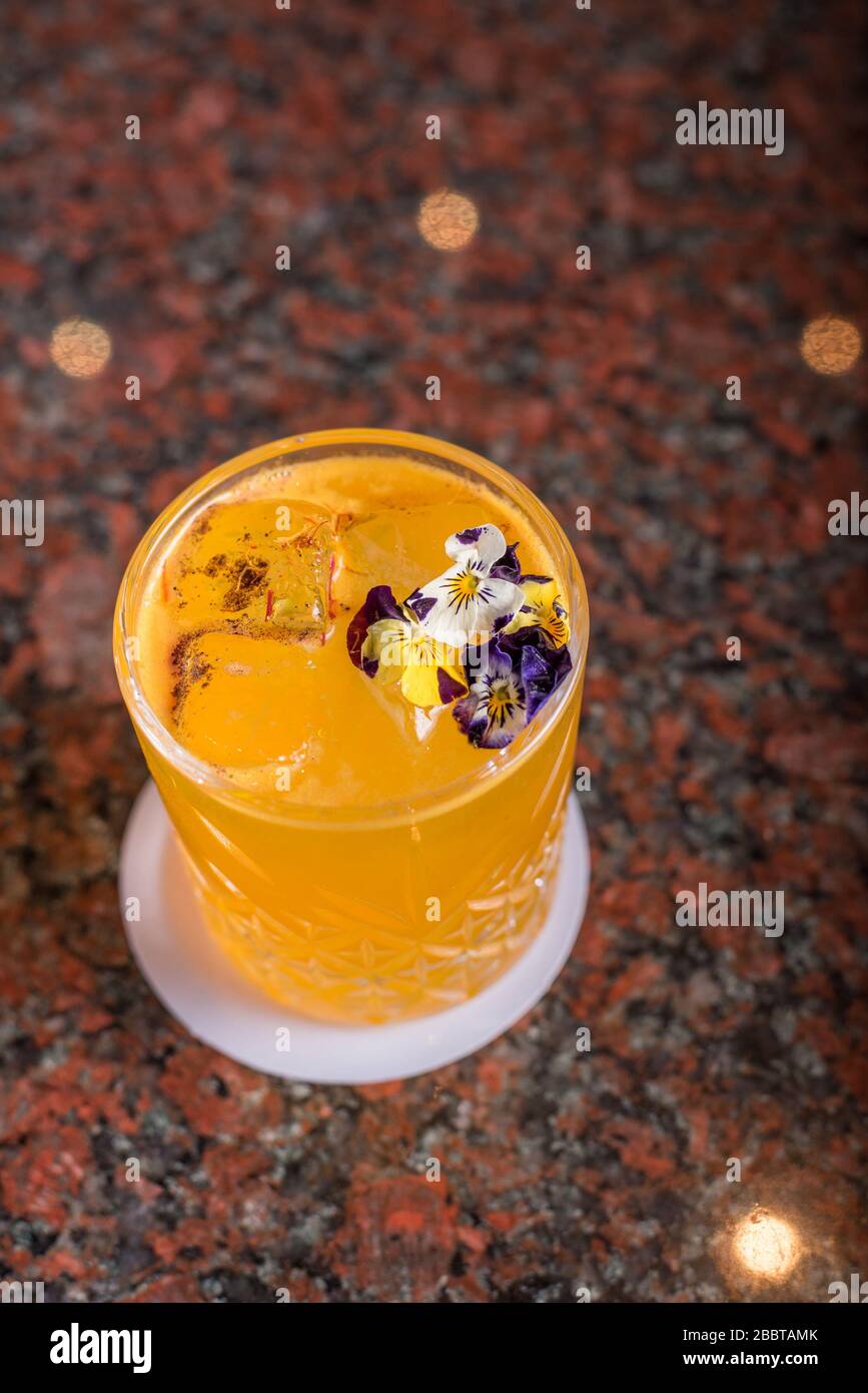 Presentation of drink in bar of restaurant bar Stock Photo - Alamy