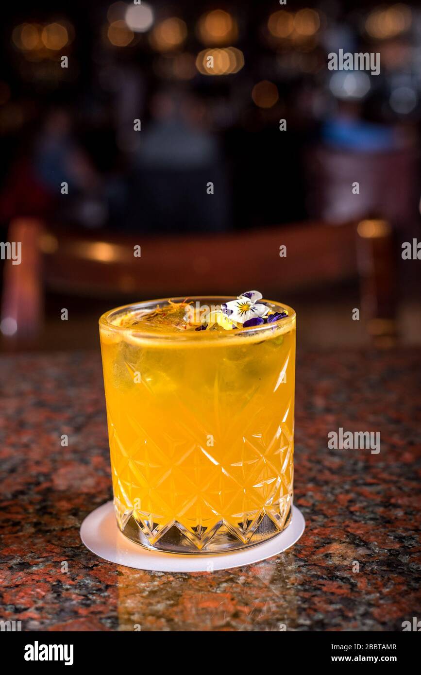 Presentation of drink in bar of restaurant bar Stock Photo - Alamy
