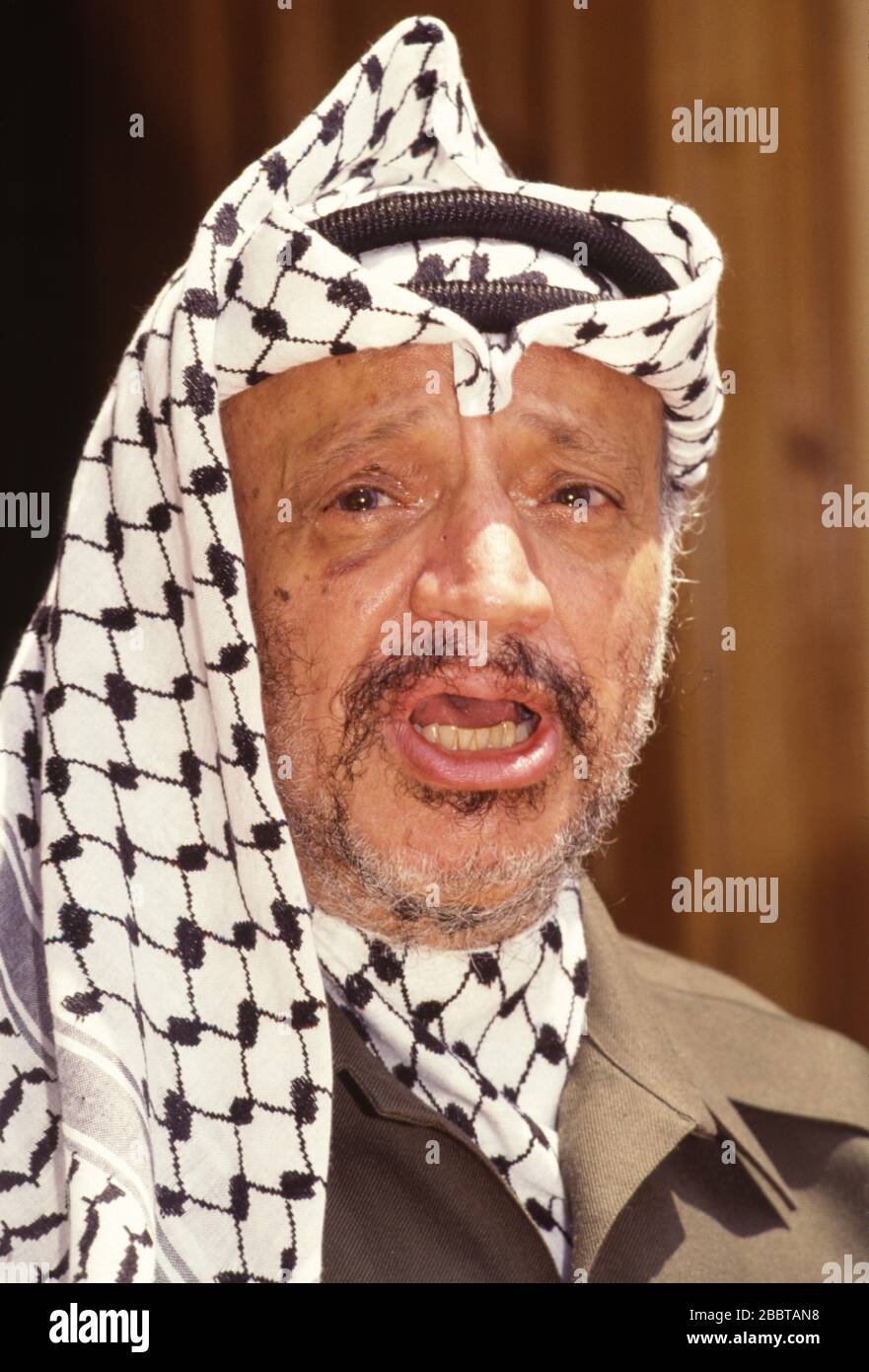 Plane crash desert hi-res stock photography and images - Alamy