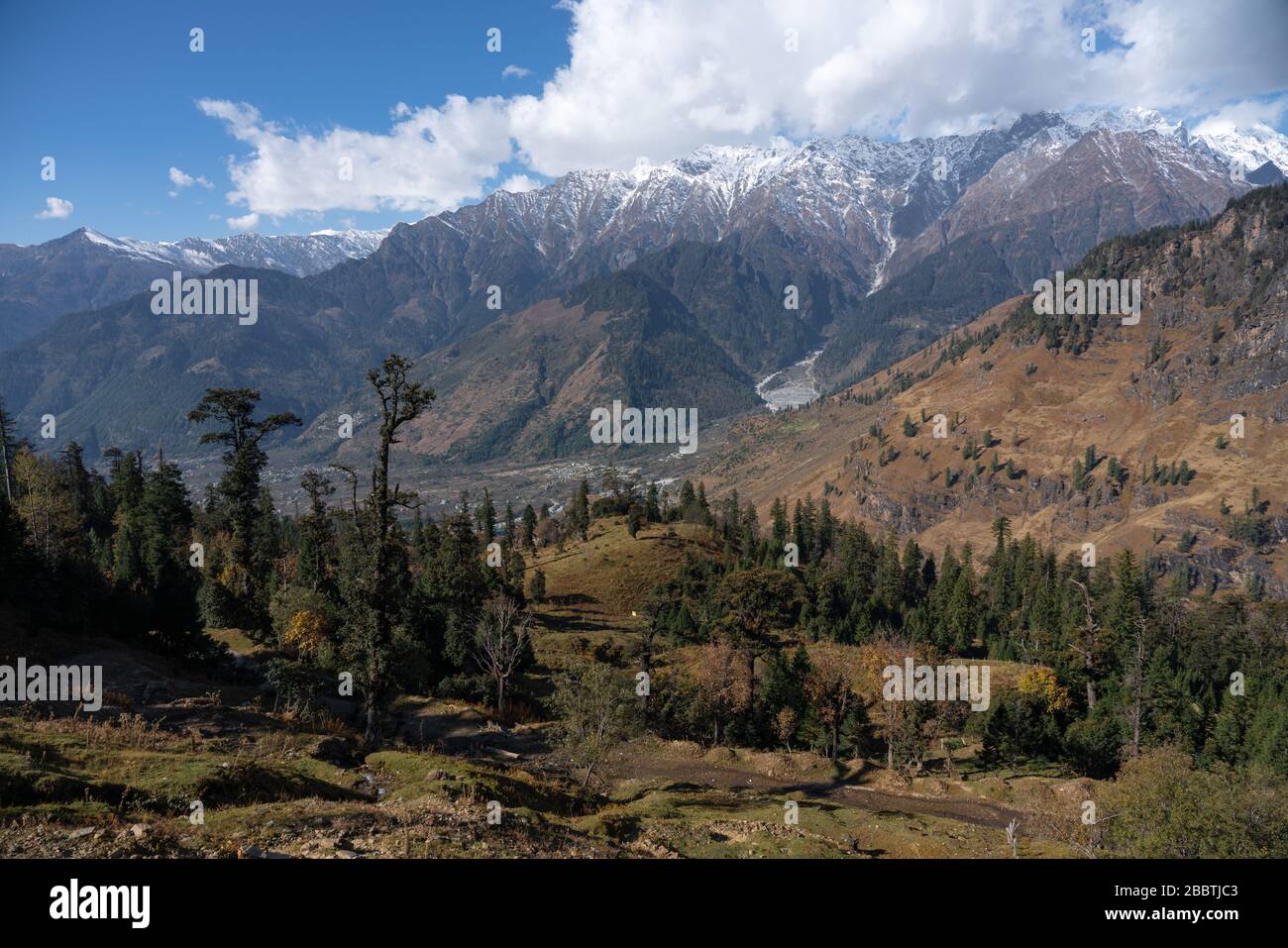 India Manali Rohtang Pass road - Oct 2018: Rohtang Pass in Northern ...