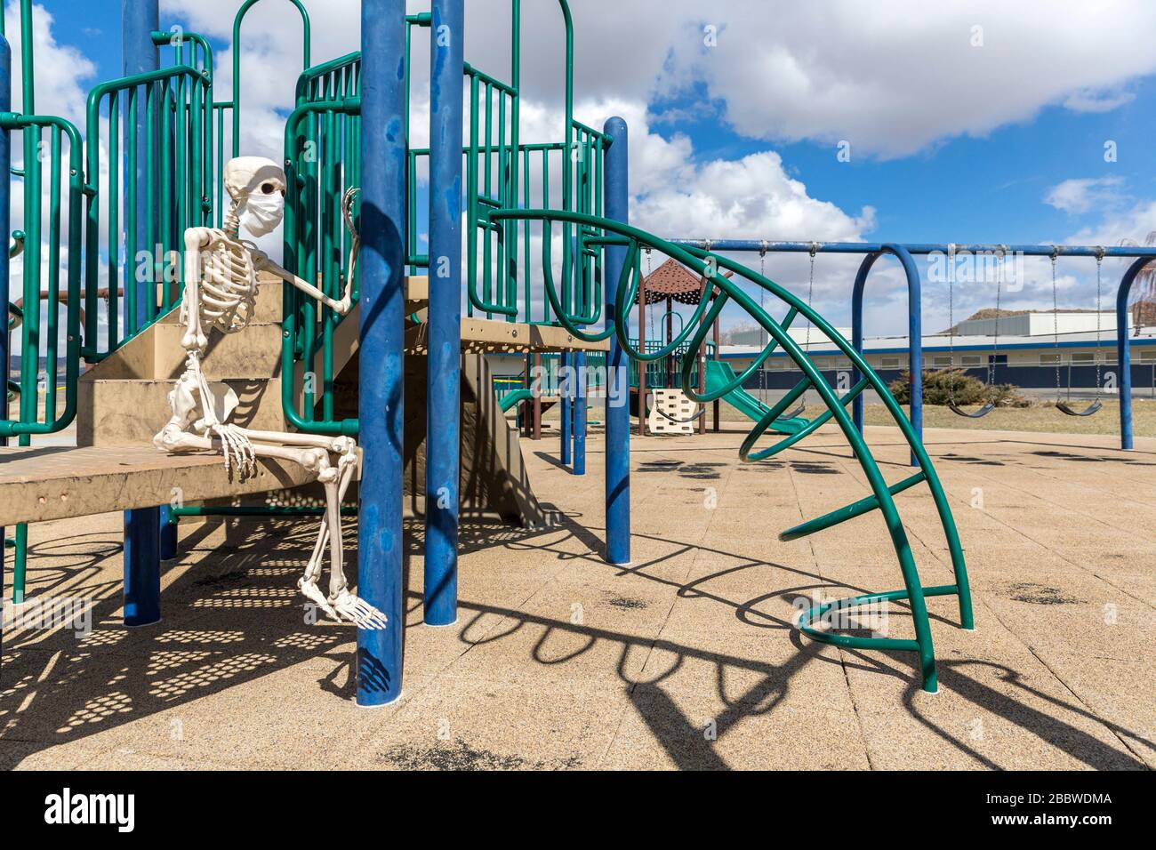 Empty skeleton hands hi-res stock photography and images - Alamy