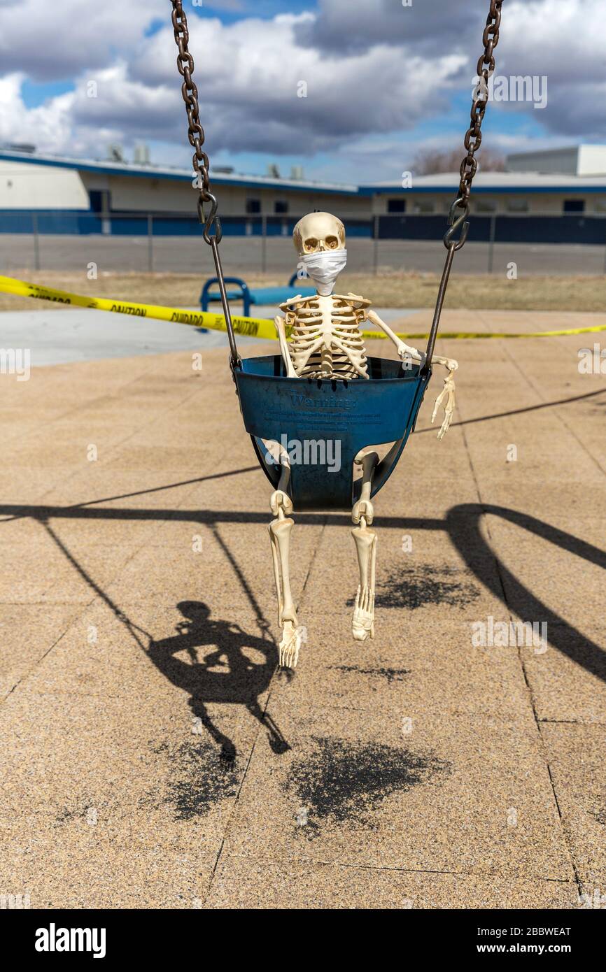 Empty skeleton hands hi-res stock photography and images - Alamy