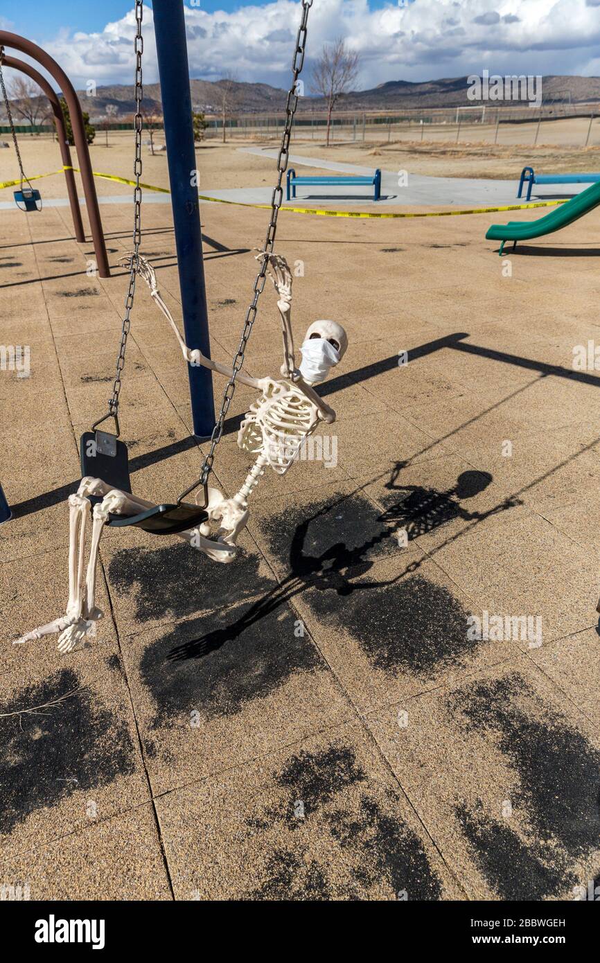 Empty skeleton hands hi-res stock photography and images - Alamy