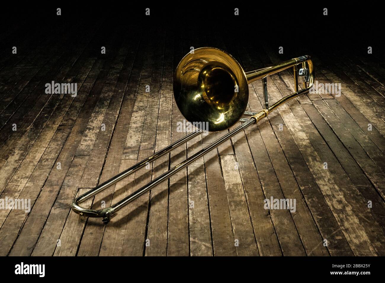 Golden trombone hi-res stock photography and images - Alamy
