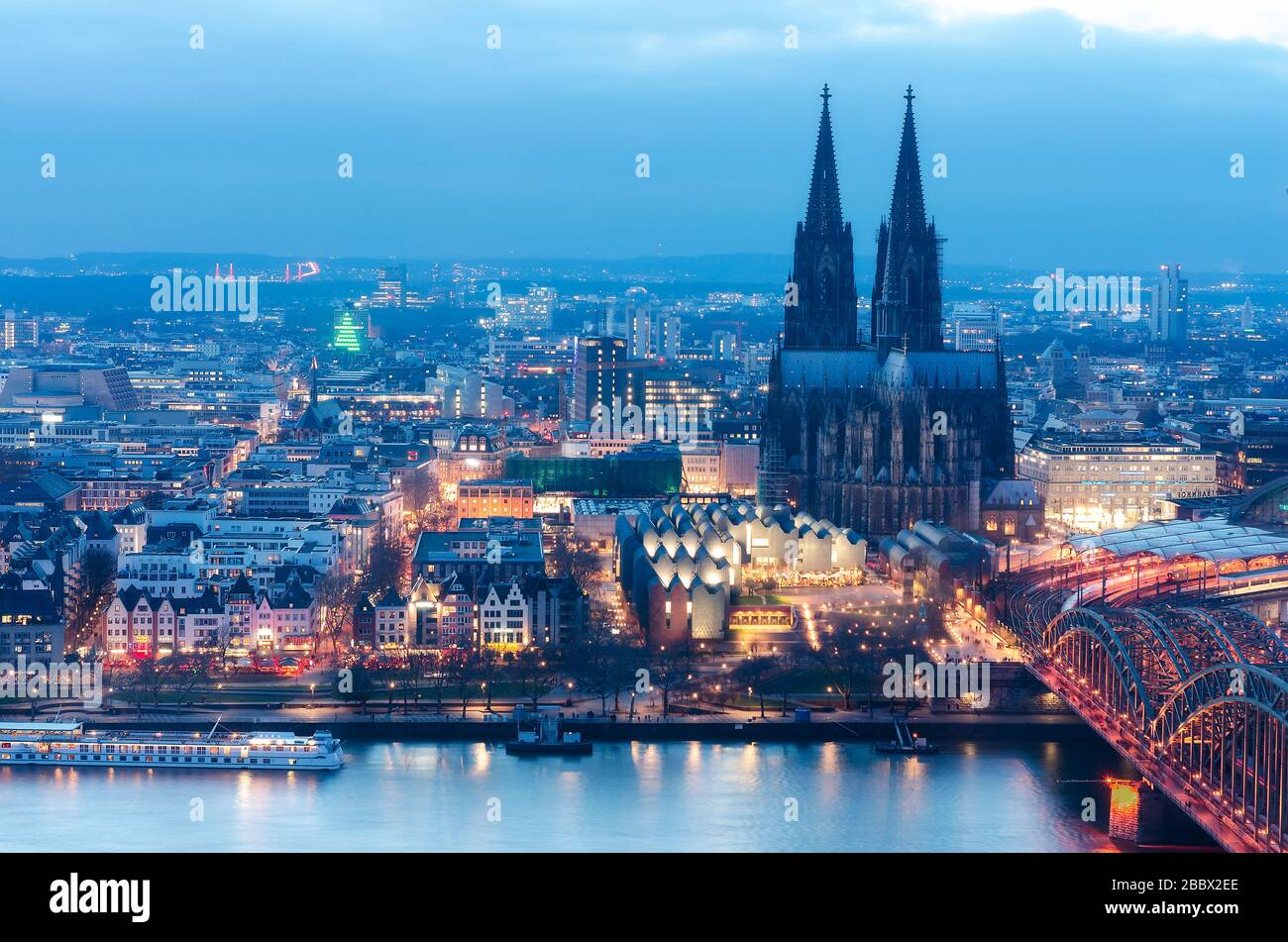 Cologne horizon hi-res stock photography and images - Alamy