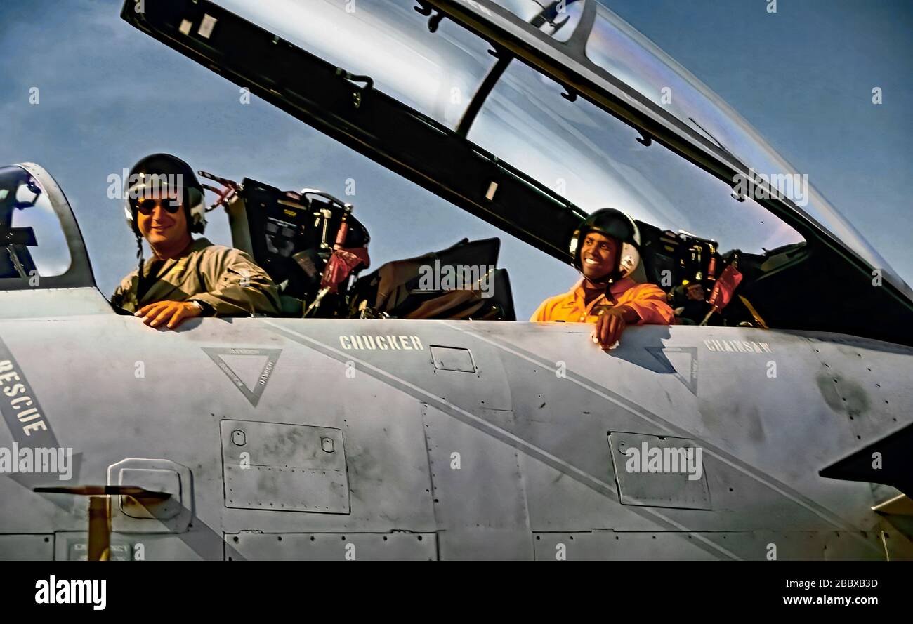 Camp Springs Maryland, USA, May 16, 1992 A US Navy Grumman F-14A Tomcat ...