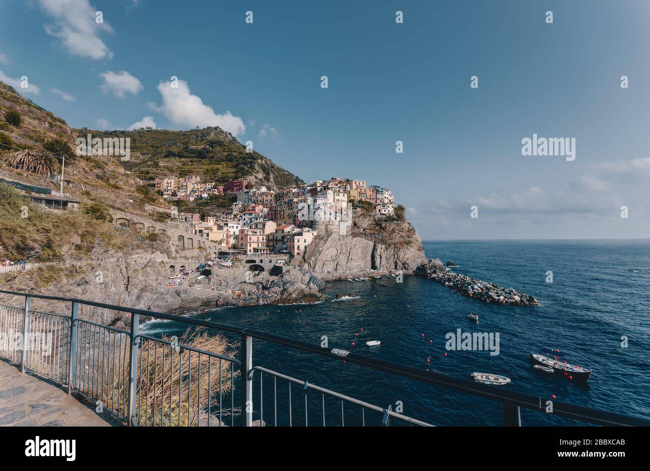 Manarola golden hour hi-res stock photography and images - Alamy