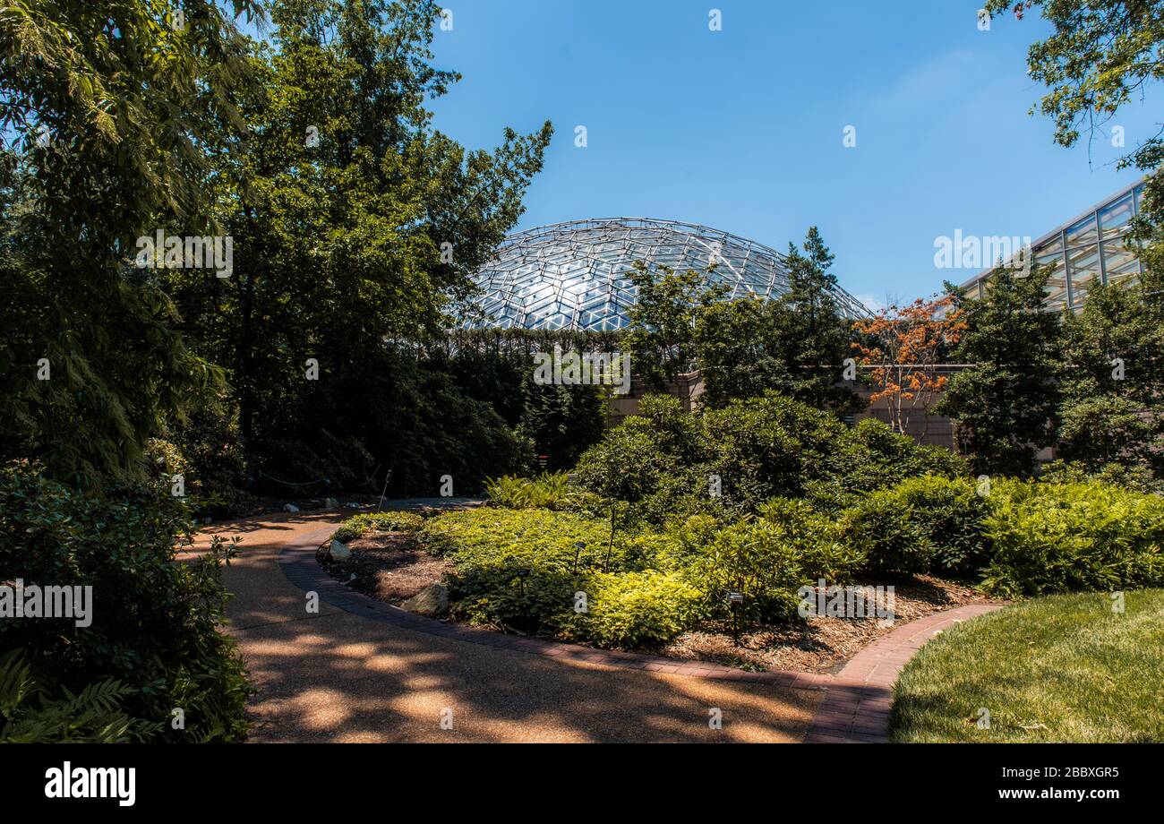 A dome in the St. Louis botanical gardens Stock Photo - Alamy