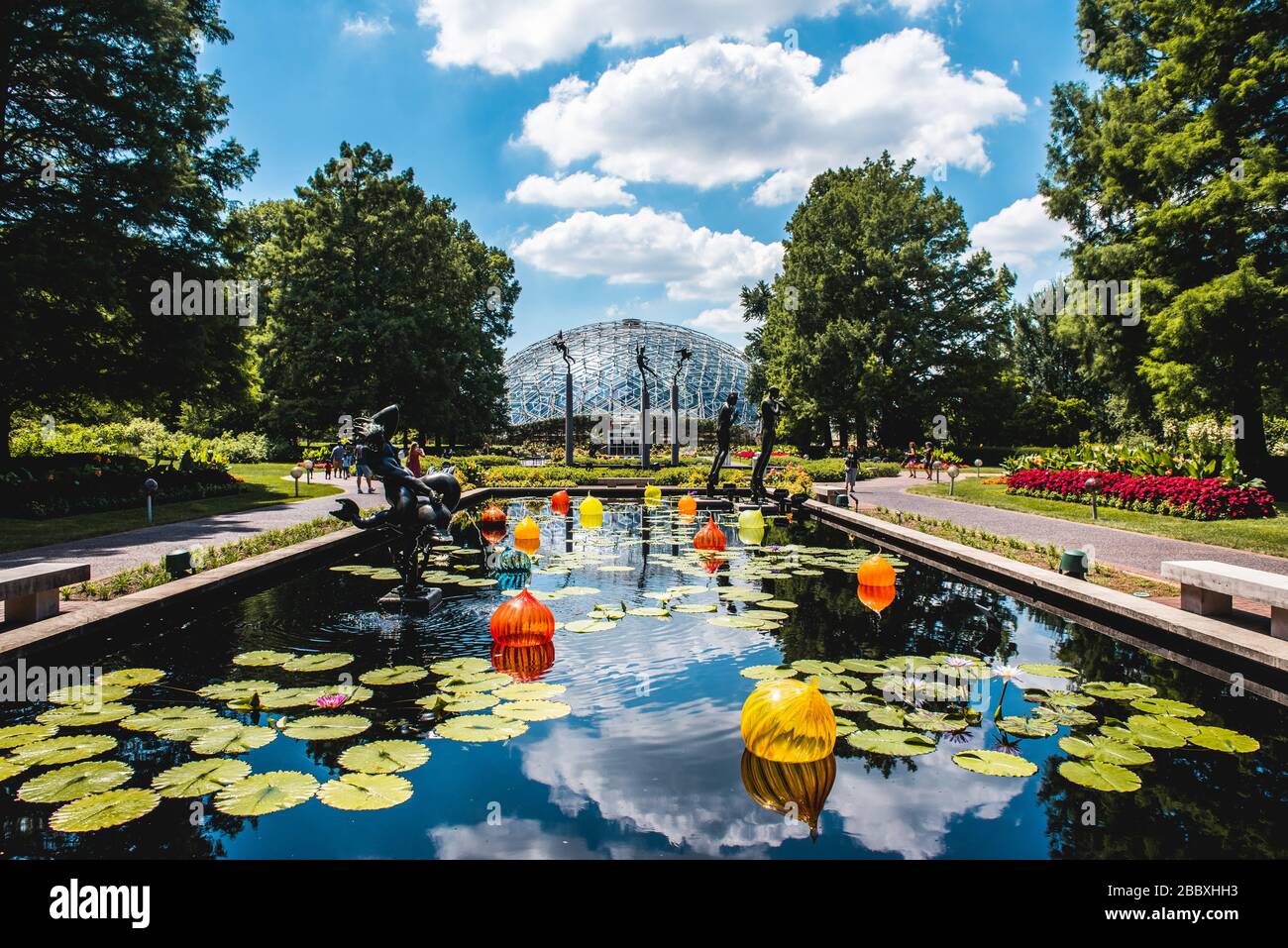 A view of the St. Louis Botanical Gardens in the summer Stock Photo - Alamy