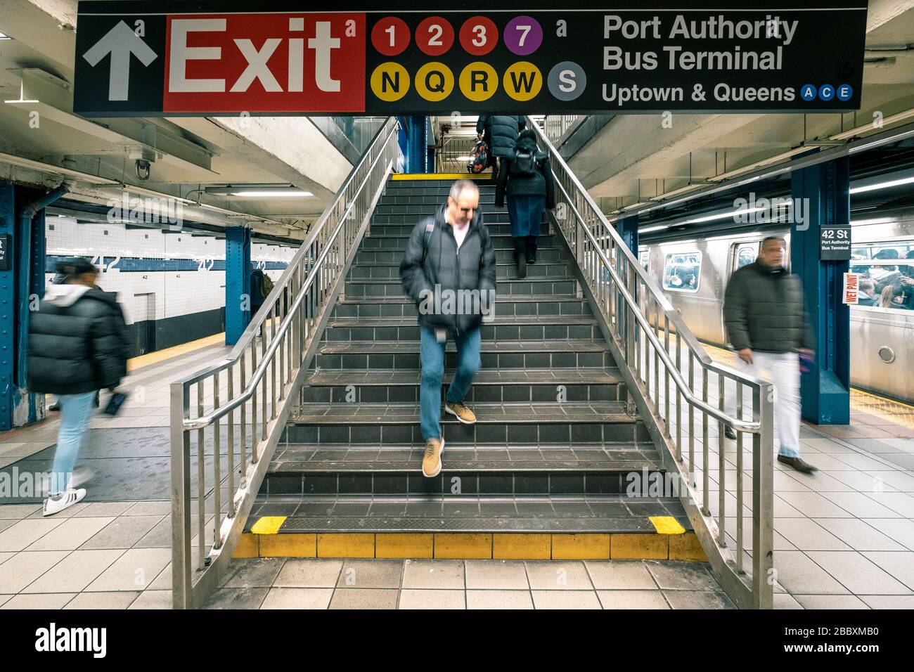 New York City subway station and platform Stock Photo - Alamy