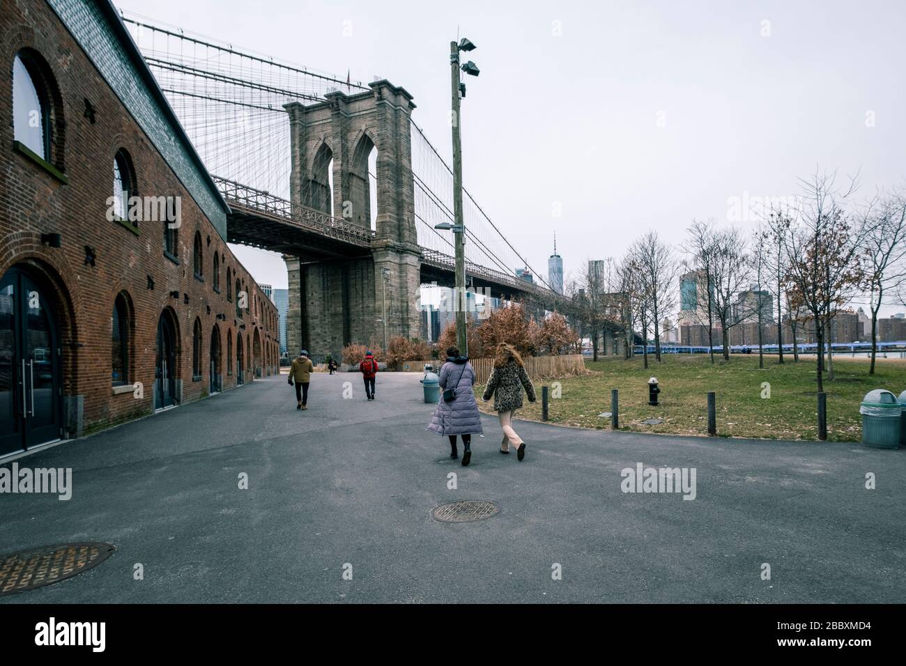 Brooklyn bridge from dumbo hi-res stock photography and images - Alamy
