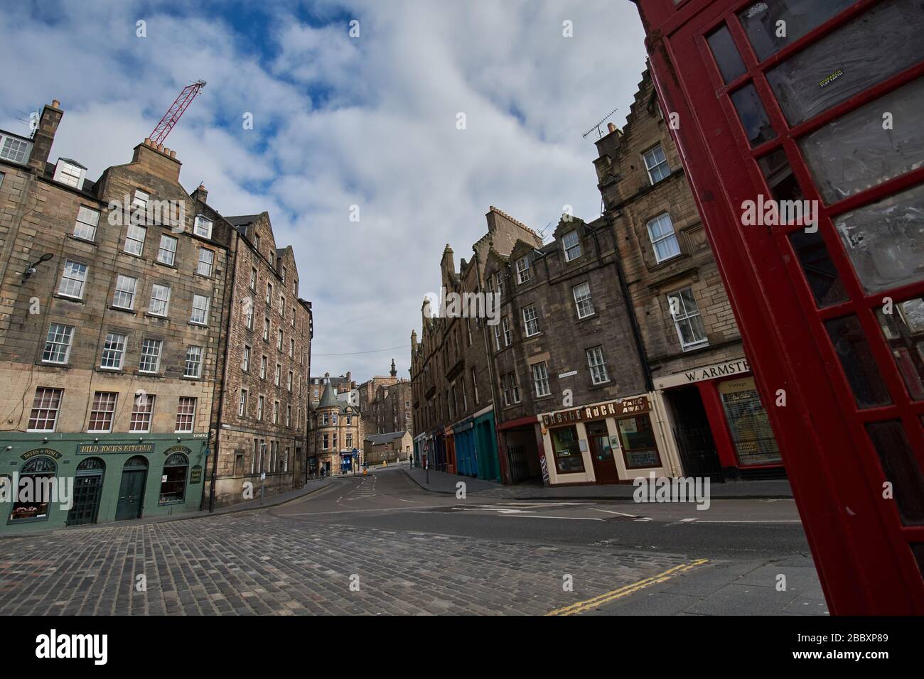Cowgate edinburgh old town hi-res stock photography and images - Alamy