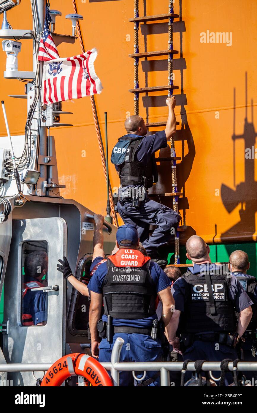 Cbp officer hi-res stock photography and images - Alamy