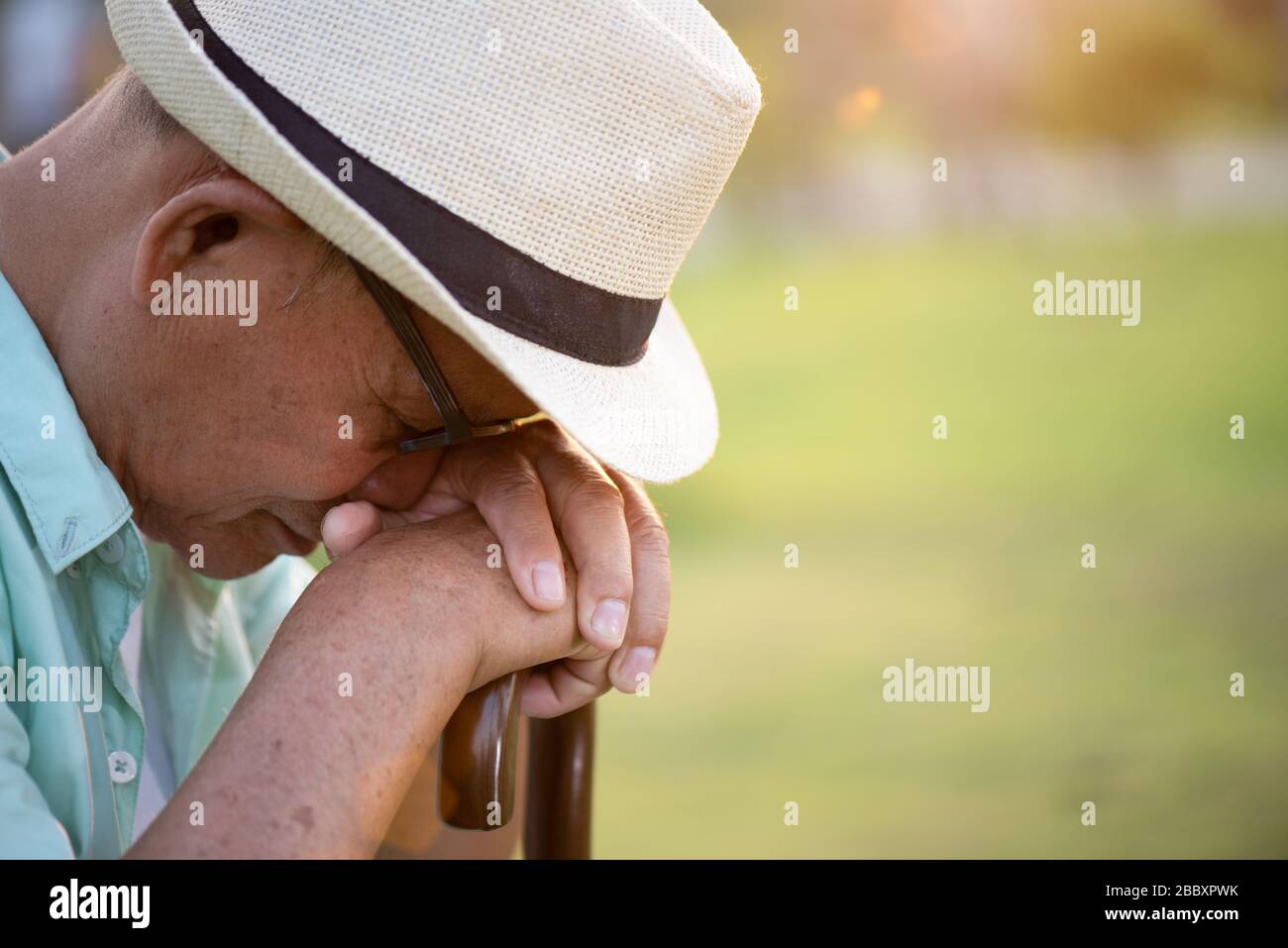 Old man lost hi-res stock photography and images - Alamy