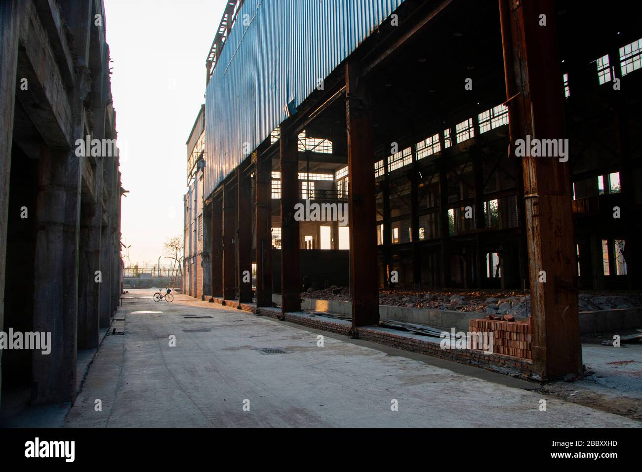Abandoned factory building Stock Photo - Alamy