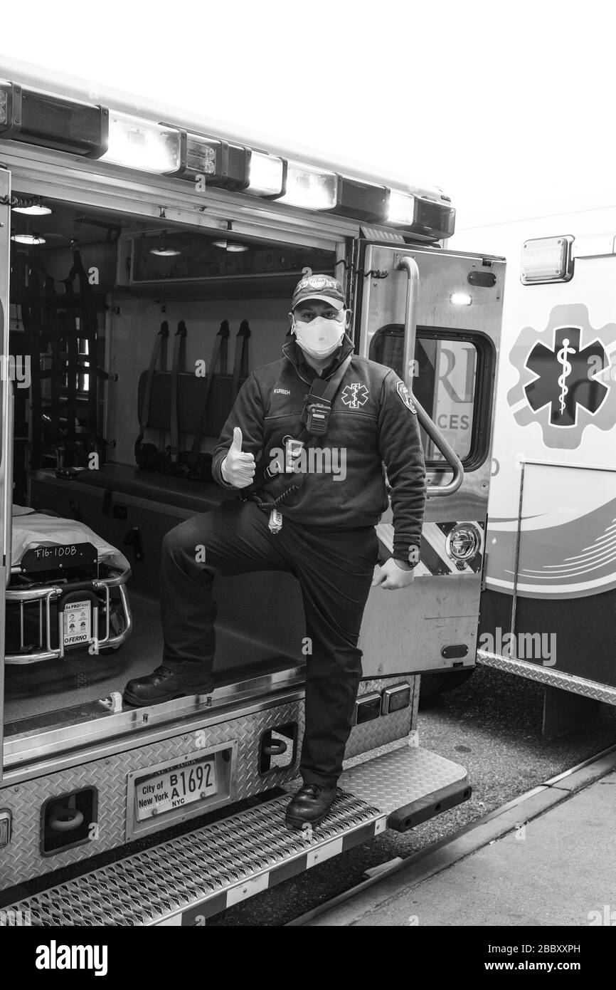 Patients of covid Black and White Stock Photos & Images - Alamy