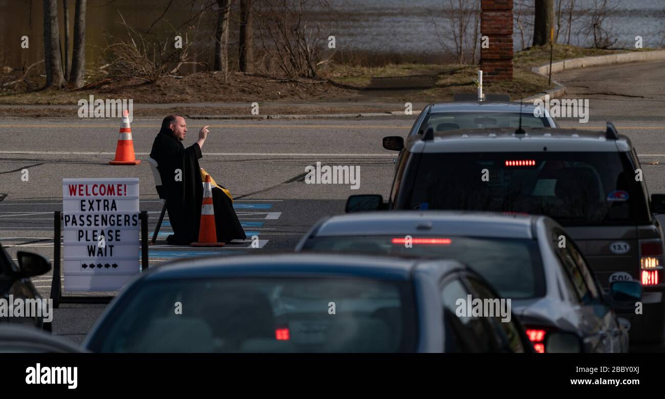 Chelmsford, Massachusetts, USA. 01st Apr, 2020. Father Corey Bassett ...