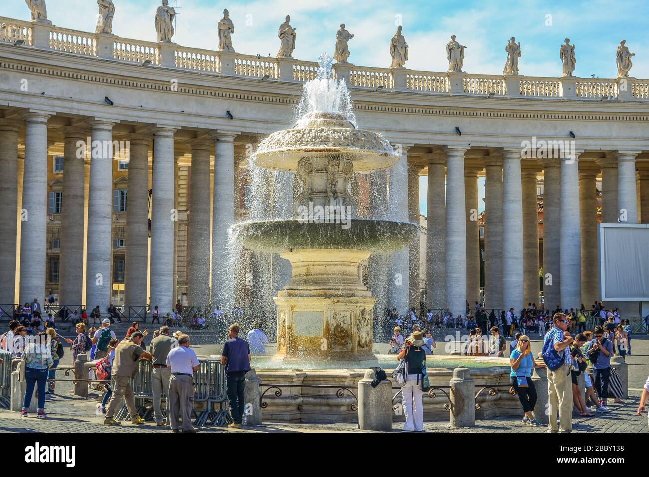 Vatican city fountain hi-res stock photography and images - Alamy