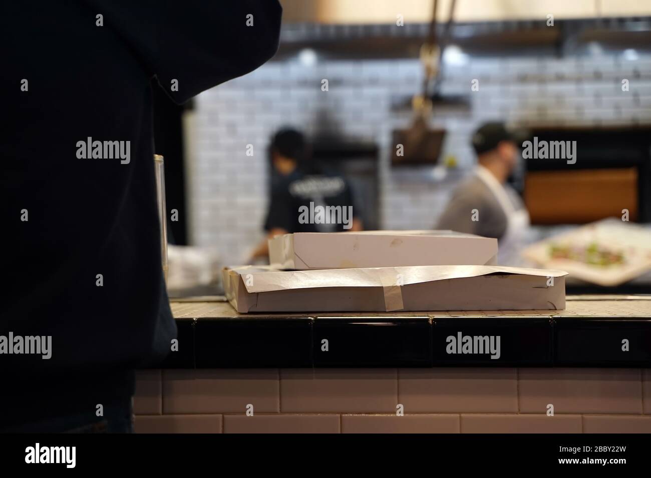Delivery driver with boxes hi-res stock photography and images - Alamy