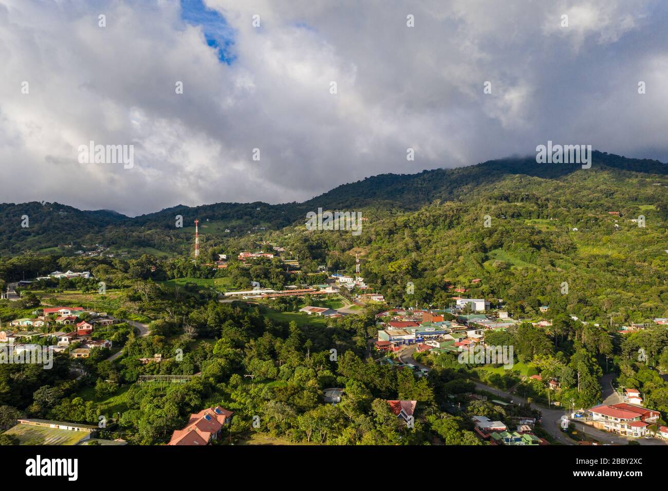 Reserva de bosque nuboso santa elena hi-res stock photography and ...