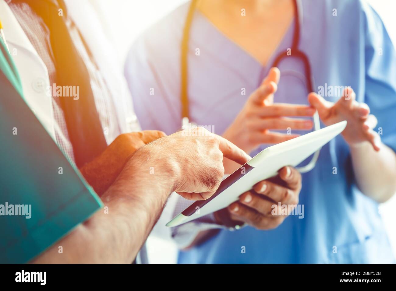 Team discussion hi-res stock photography and images - Alamy