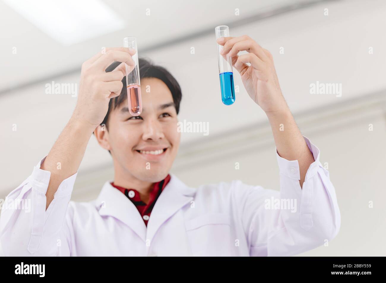 Drug discovery hi-res stock photography and images - Alamy