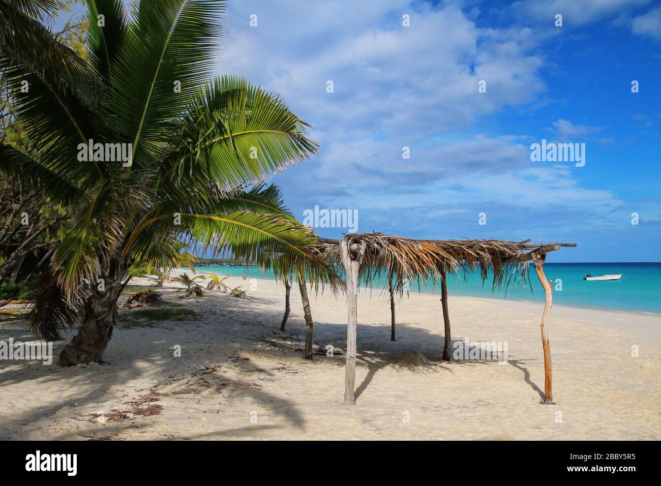 Straw hut at Fayaoue beach on the coast of Ouvea lagoon, Mouli and ...