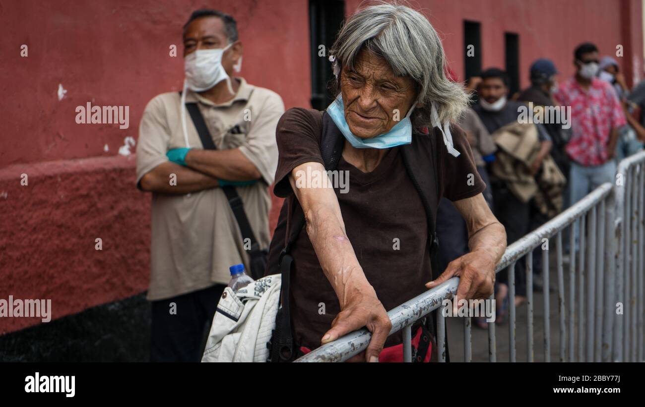 Food stands in lima hi-res stock photography and images - Alamy