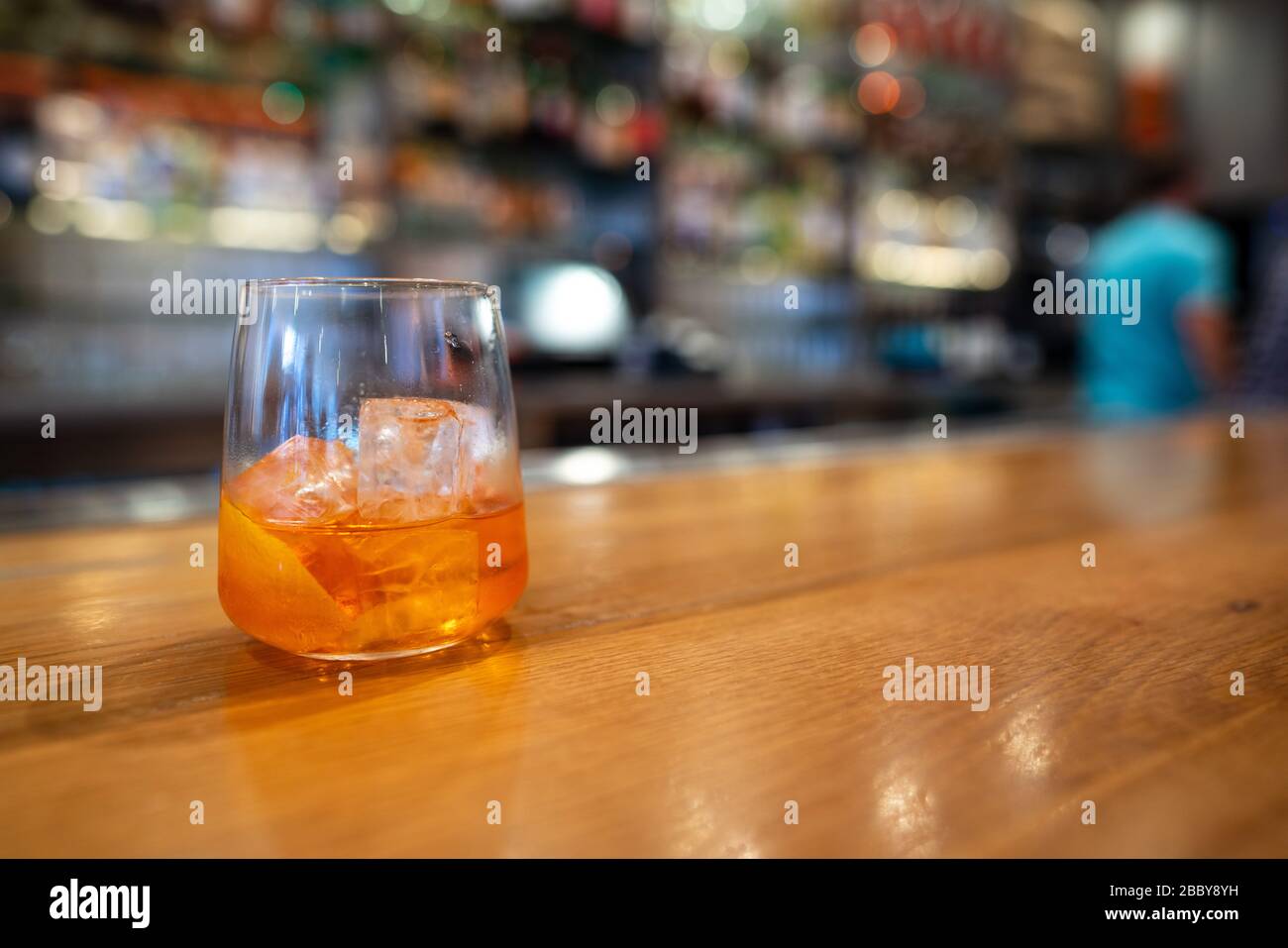 Empty bar bartender hi-res stock photography and images - Alamy