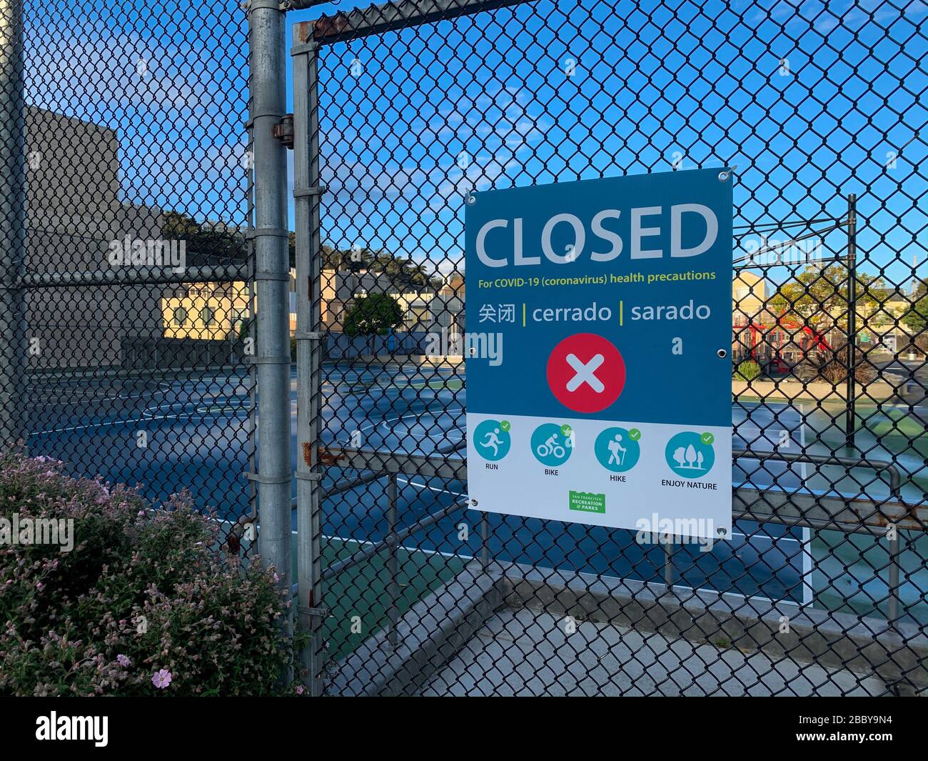 Park playground closed sign due to covid-19 coronavirus Stock Photo - Alamy