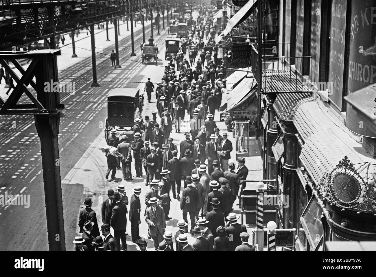 Restaurant workers (waiters) on strike ca. 1912 Stock Photo - Alamy