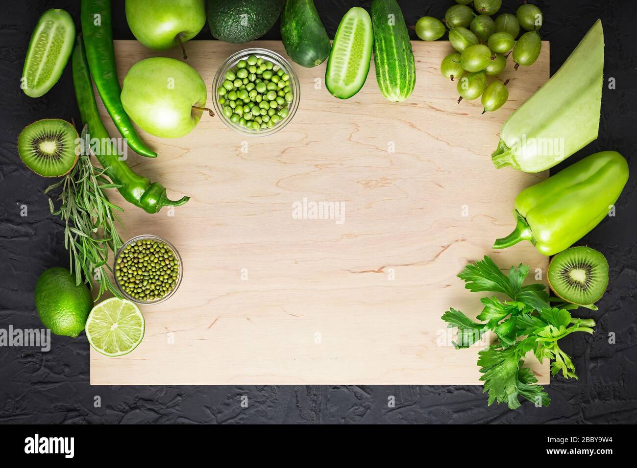 Fruit vegetables color wheel food hi-res stock photography and images ...