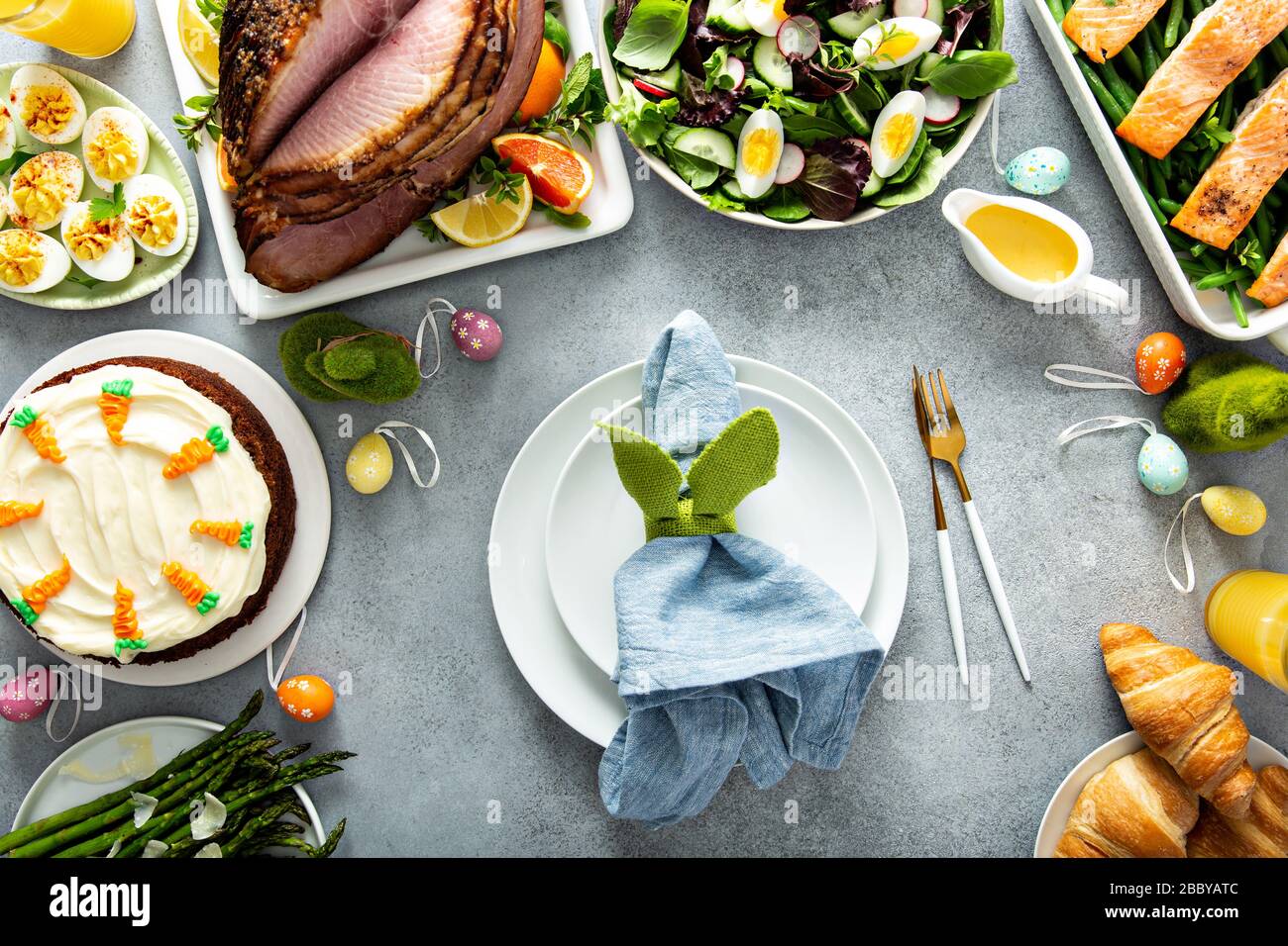 Easter bunny big colorful egg hi-res stock photography and images - Alamy