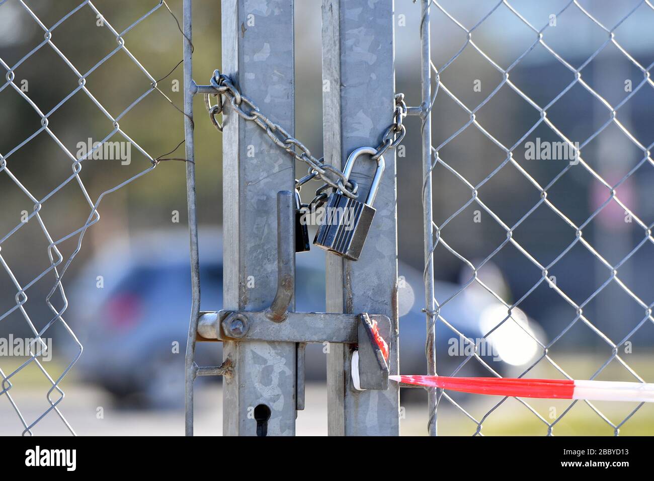 Munich, Deutschland. 01st Apr, 2020. Follow the corona pandemic on ...