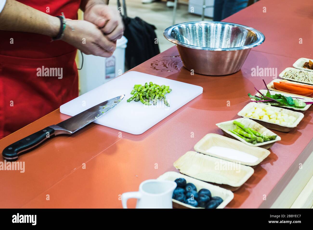 Hand slicing hi-res stock photography and images - Alamy