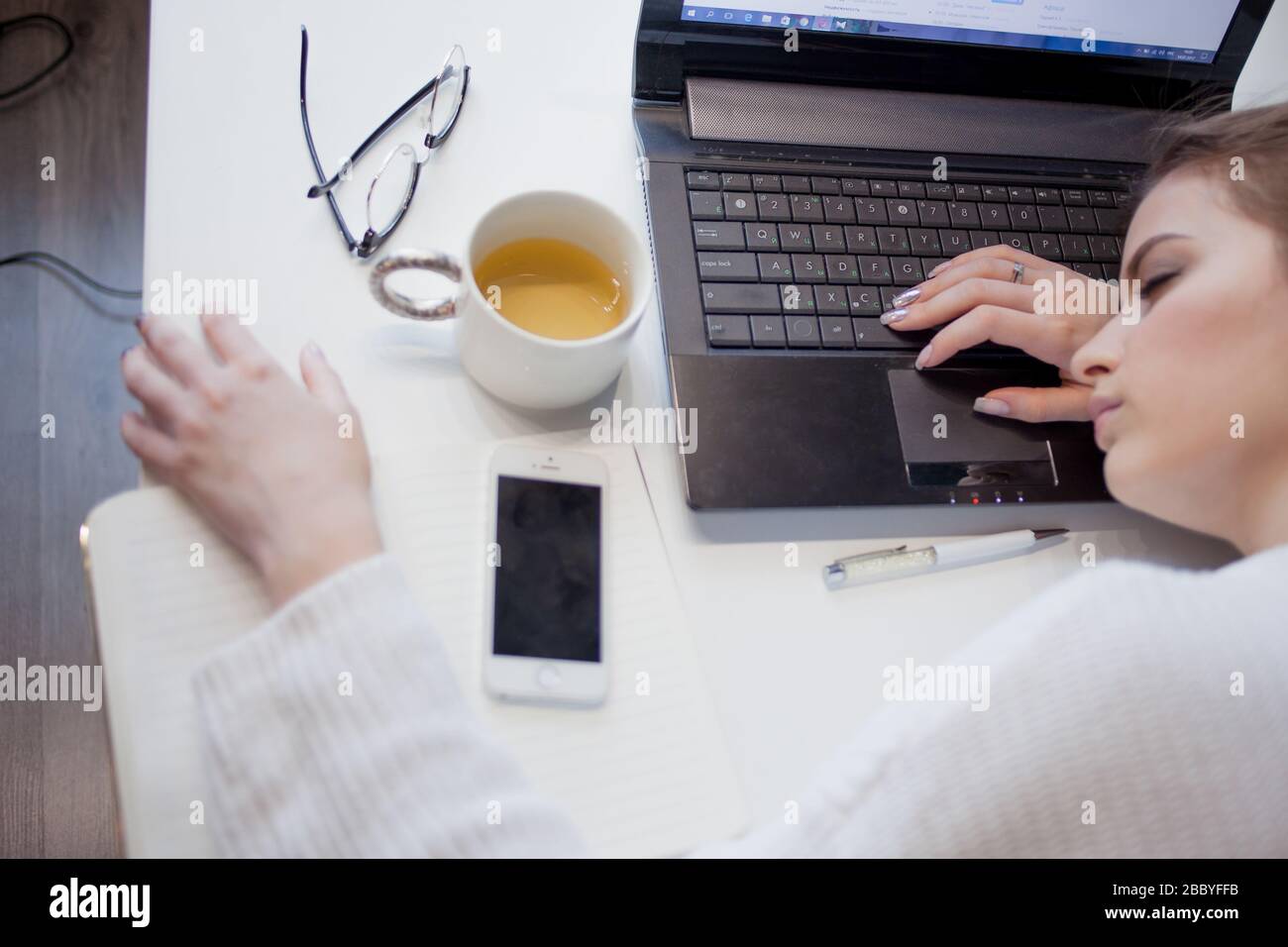 Freelance and remote work. Abnormal working hours, Chronic fatigue ...