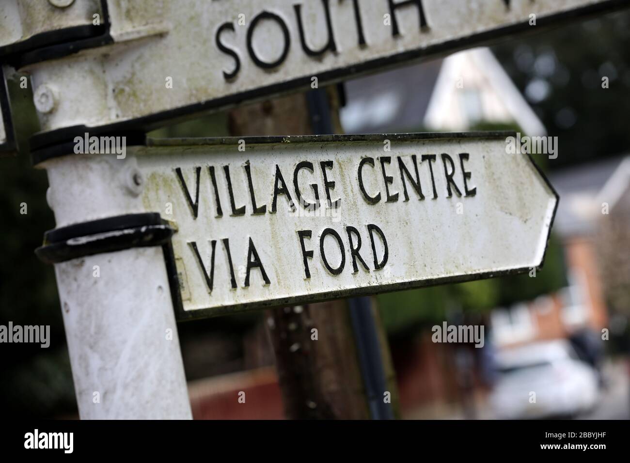 New forest road signs hi-res stock photography and images - Alamy