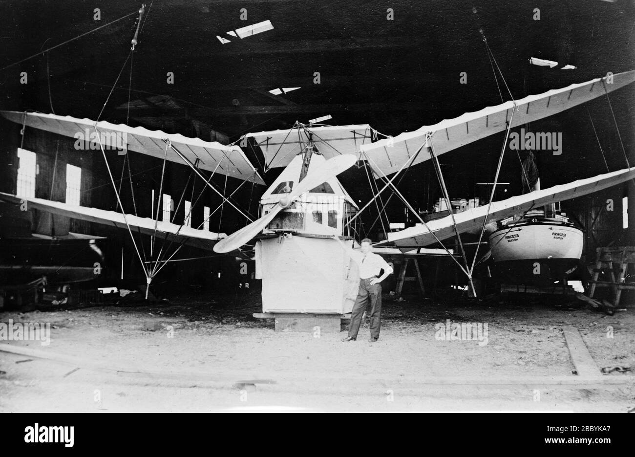 Hydroplane designed by Frank Herbert "Bert" Harriman, an early aviation ...