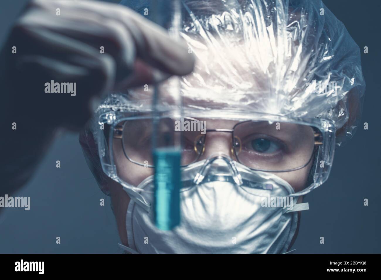Woman analysis hi-res stock photography and images - Alamy