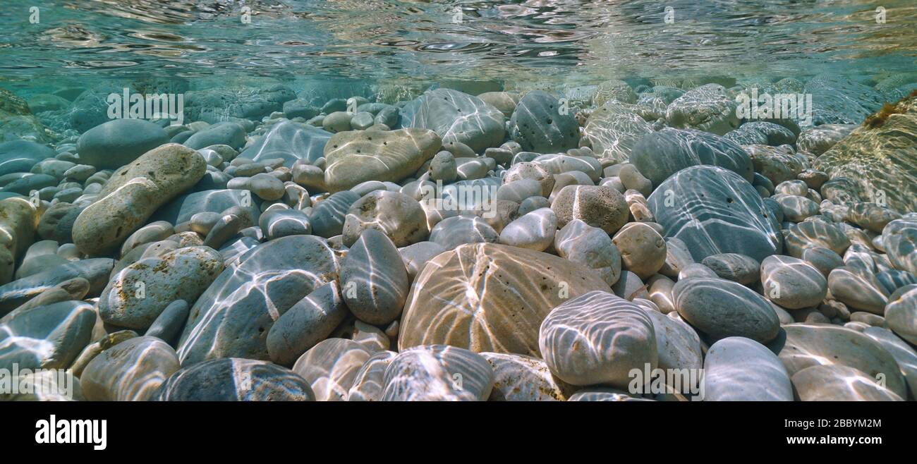 Clear water pebbles hi-res stock photography and images - Alamy