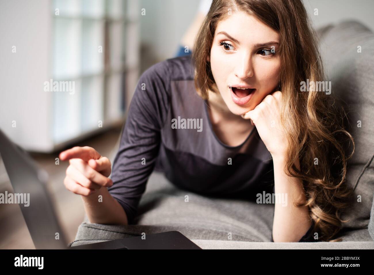 Frightened woman home hi-res stock photography and images - Alamy