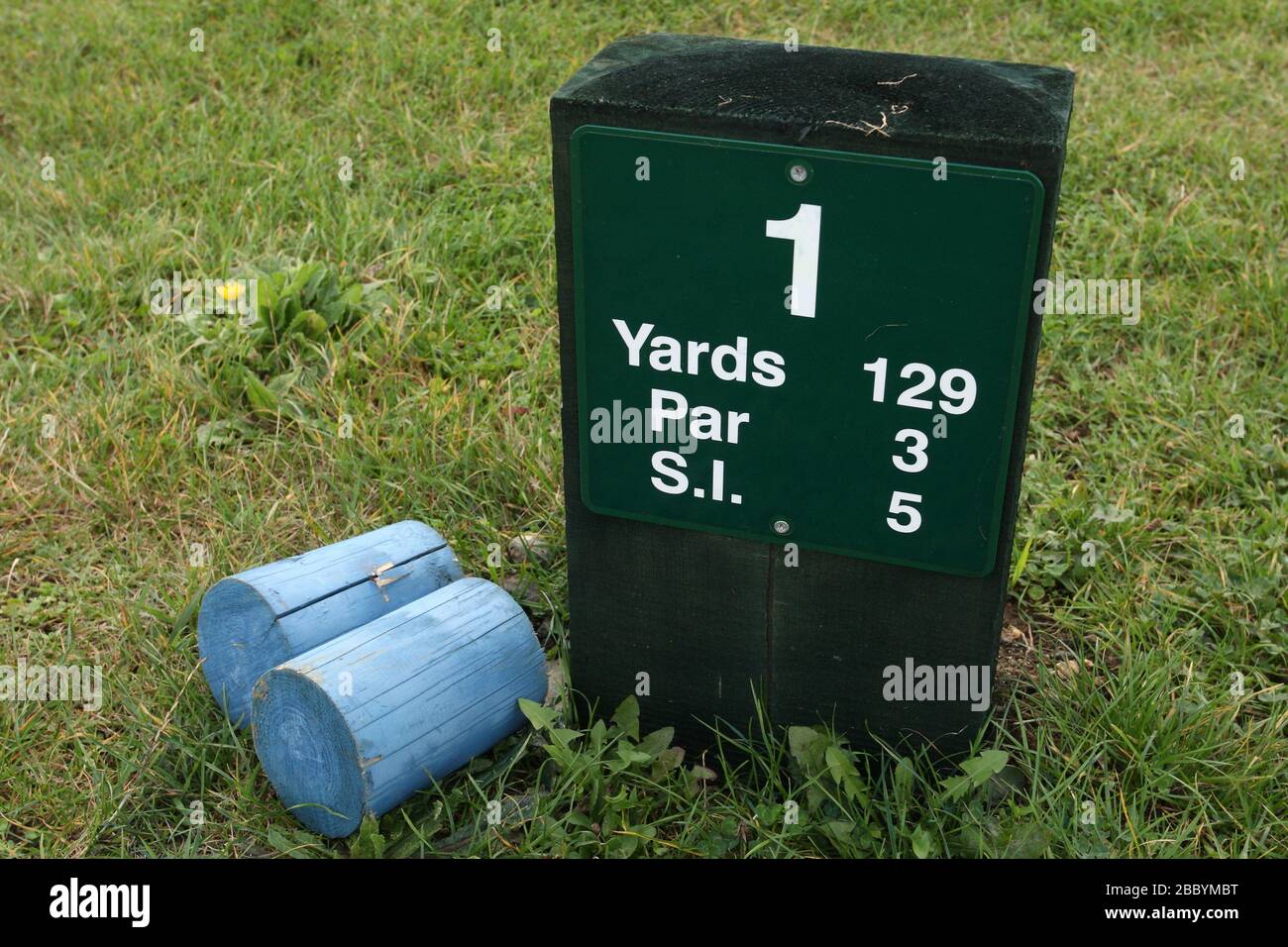 Hole number on the golf course. Fairlop Waters Country Park, Fairlop ...