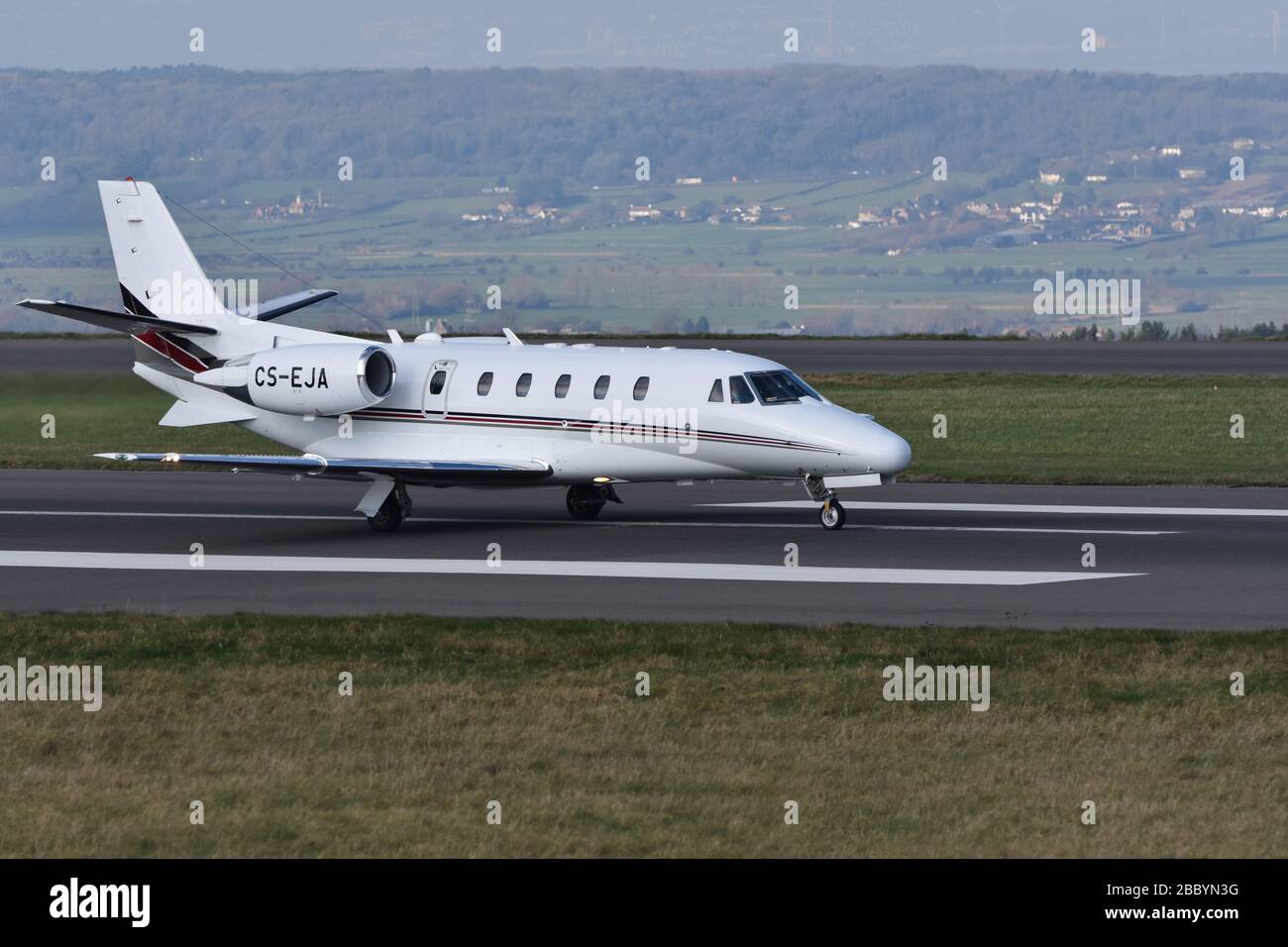 Private jets bristol airport hi-res stock photography and images - Alamy