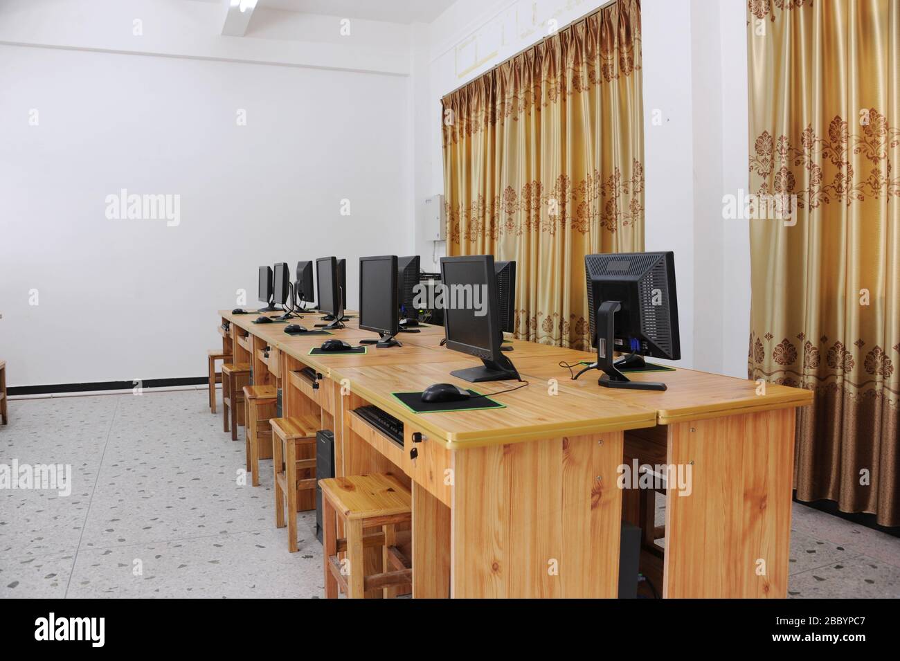 Computer lab hi-res stock photography and images - Alamy