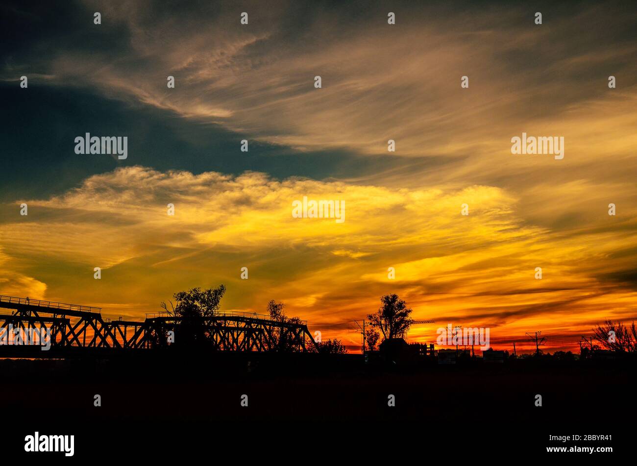Dark beautiful sky hi-res stock photography and images - Alamy