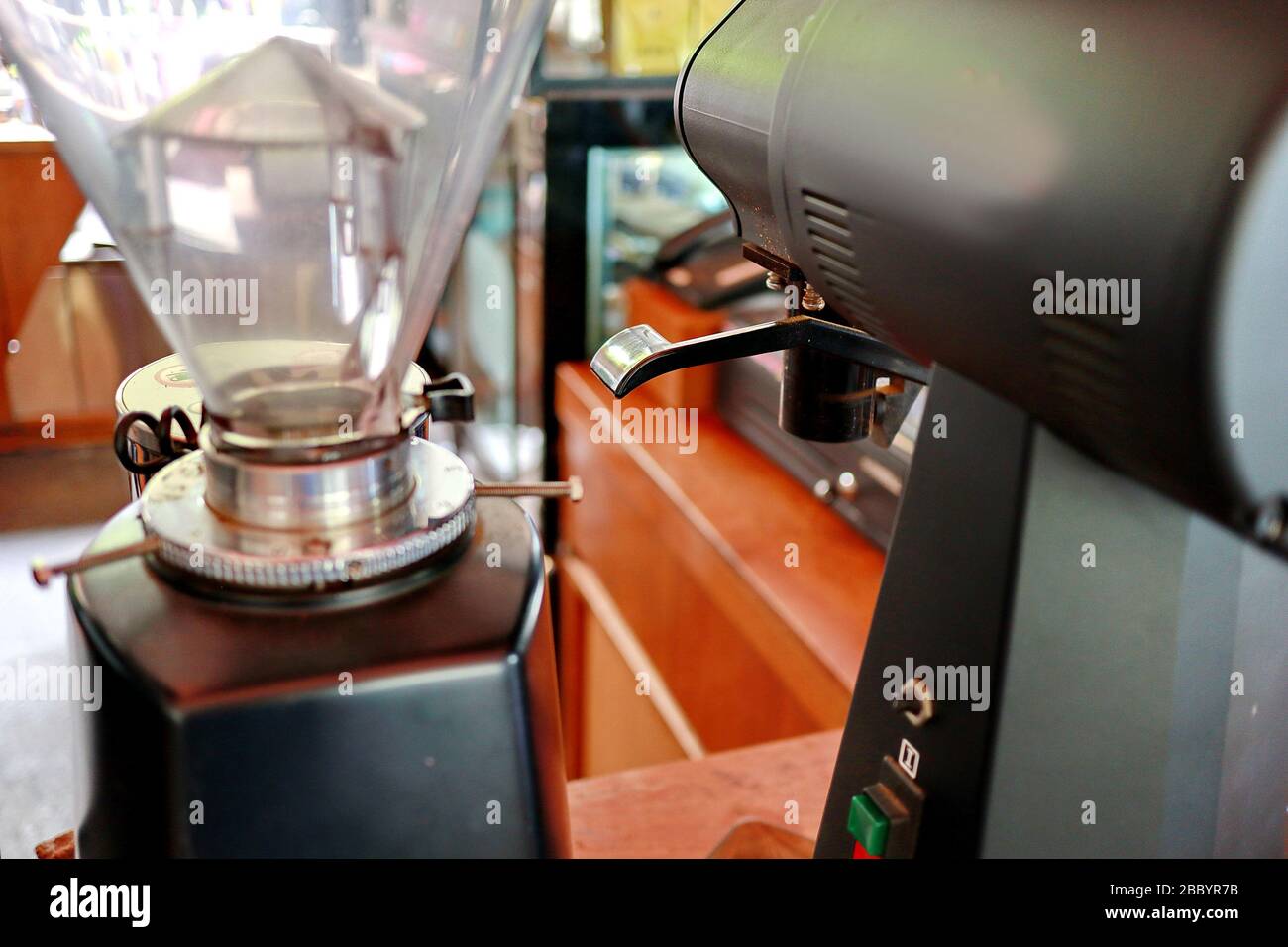 coffee making equipment, various kinds, there are traditional manuals ...