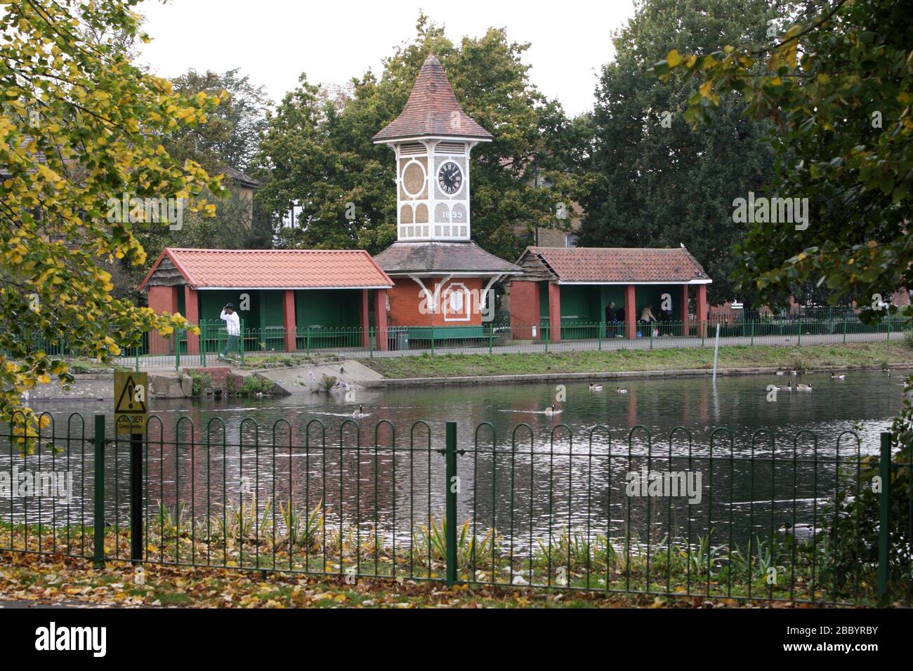 Valentine's park redbridge london hi-res stock photography and images ...