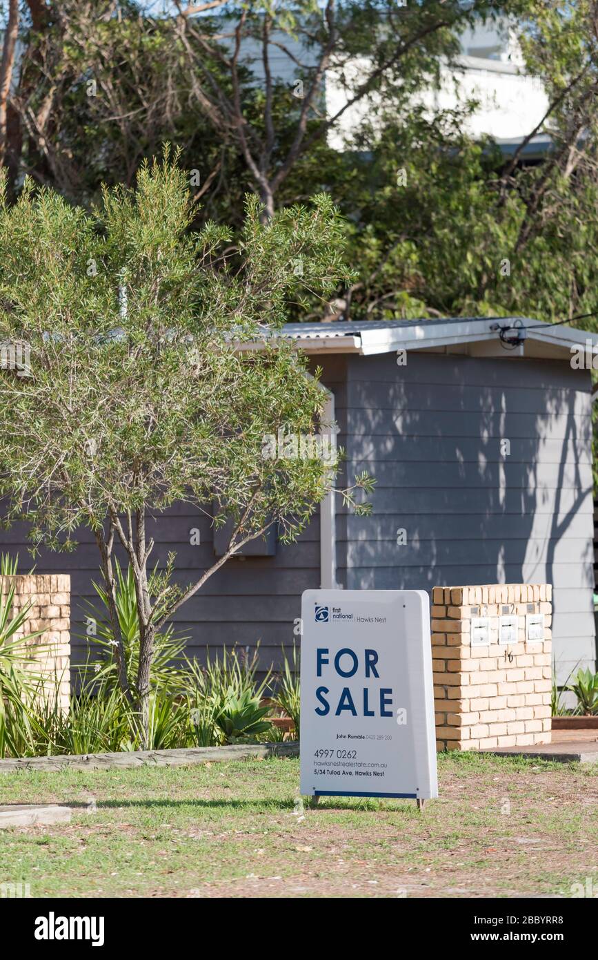 Australian house for sale hi-res stock photography and images - Alamy