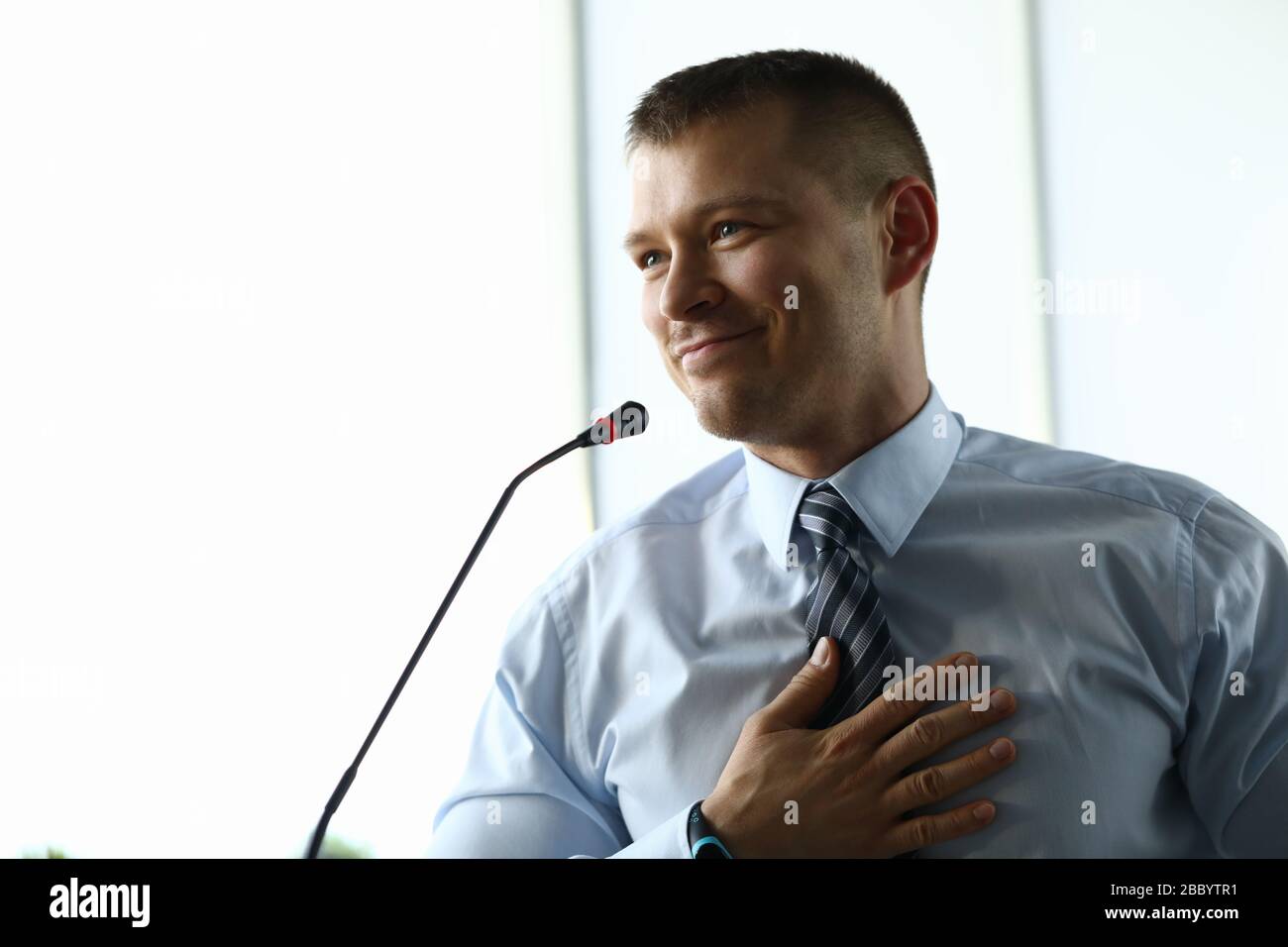 Male prepared speech for auditorium Stock Photo - Alamy