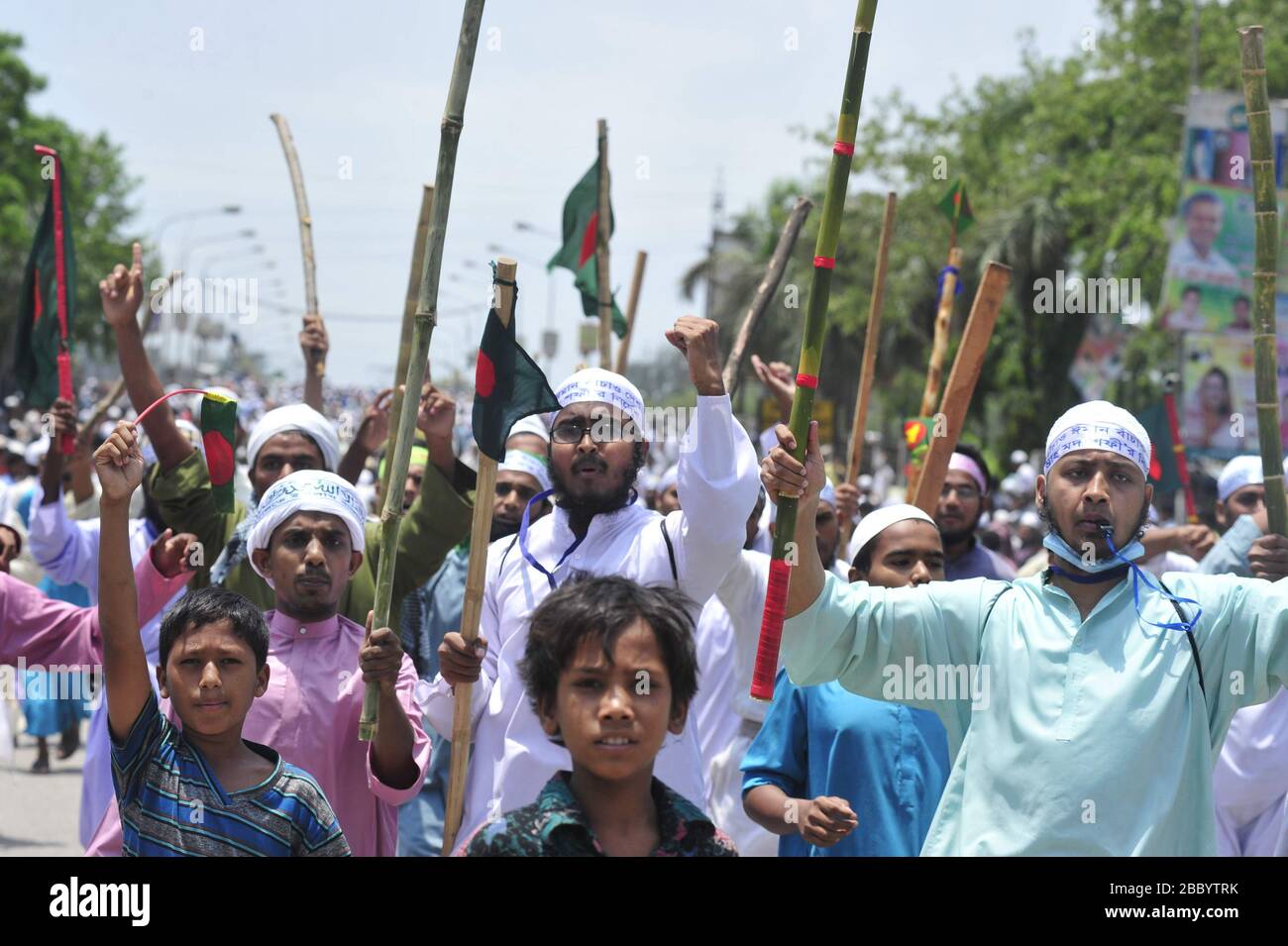 Thousands of people thronged to join a Hefajat-e Islam rally at ...